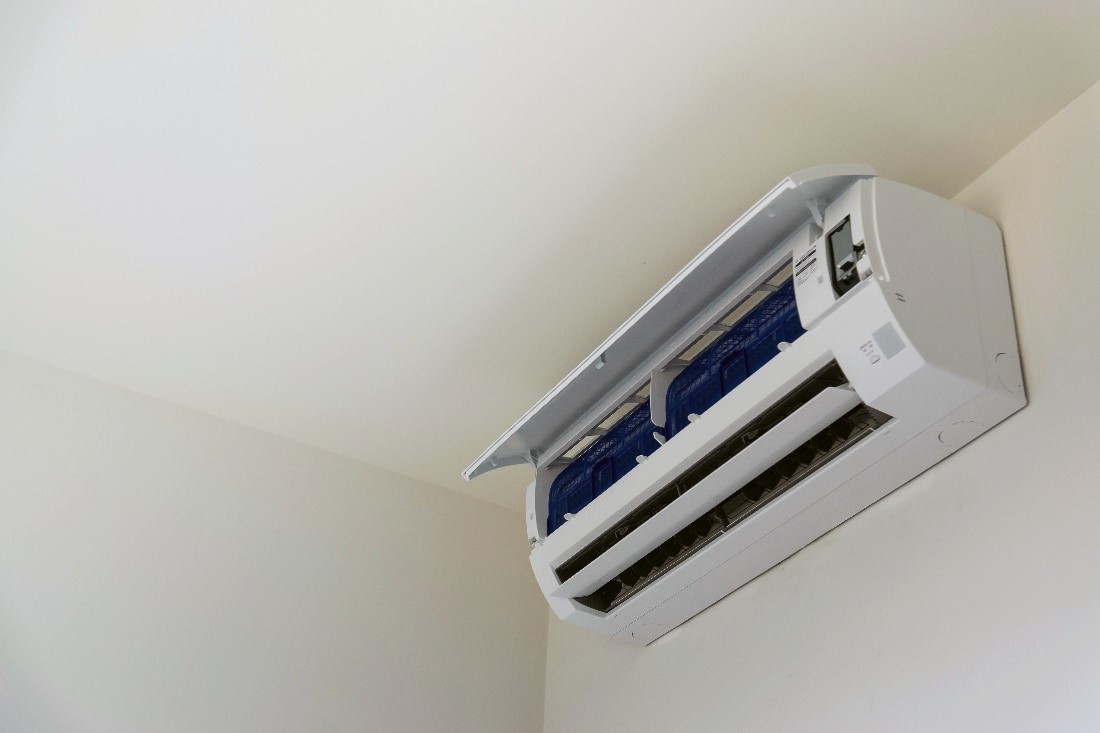 How does air conditioning work?